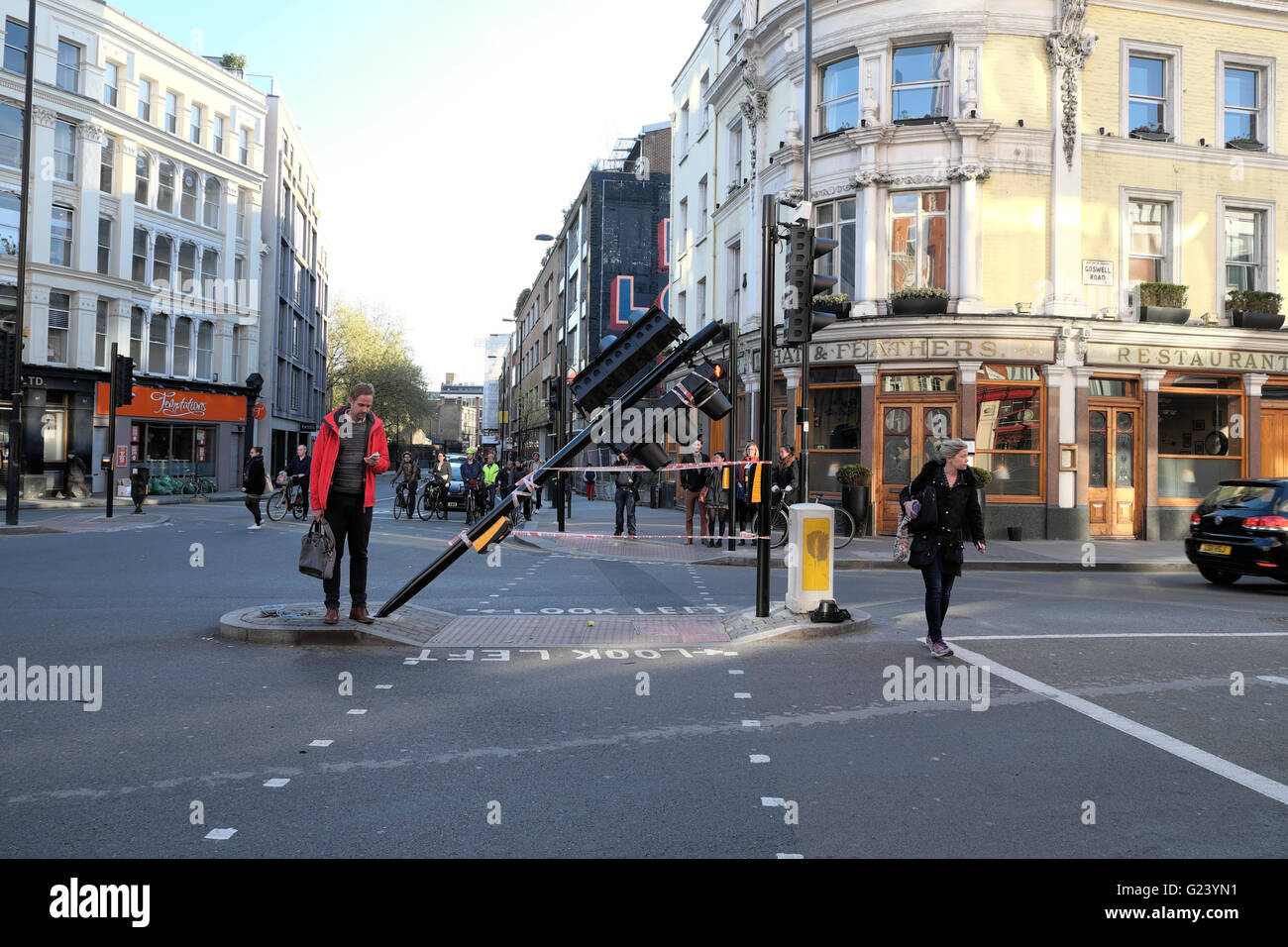 Broken street light hi-res stock photography and images - Alamy