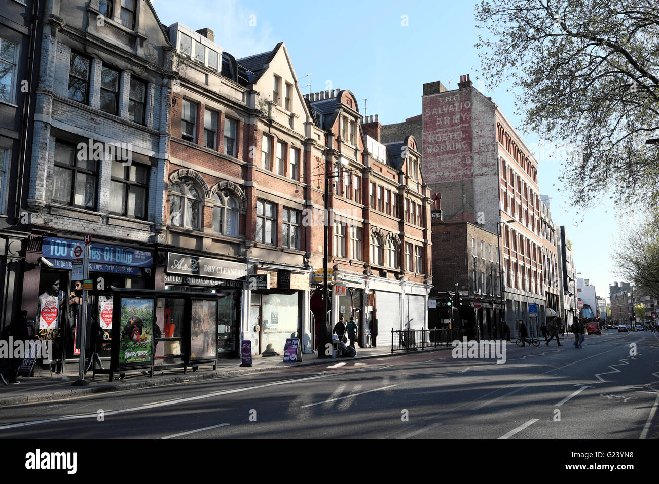 London street view buildings hi-res stock photography and images - Alamy