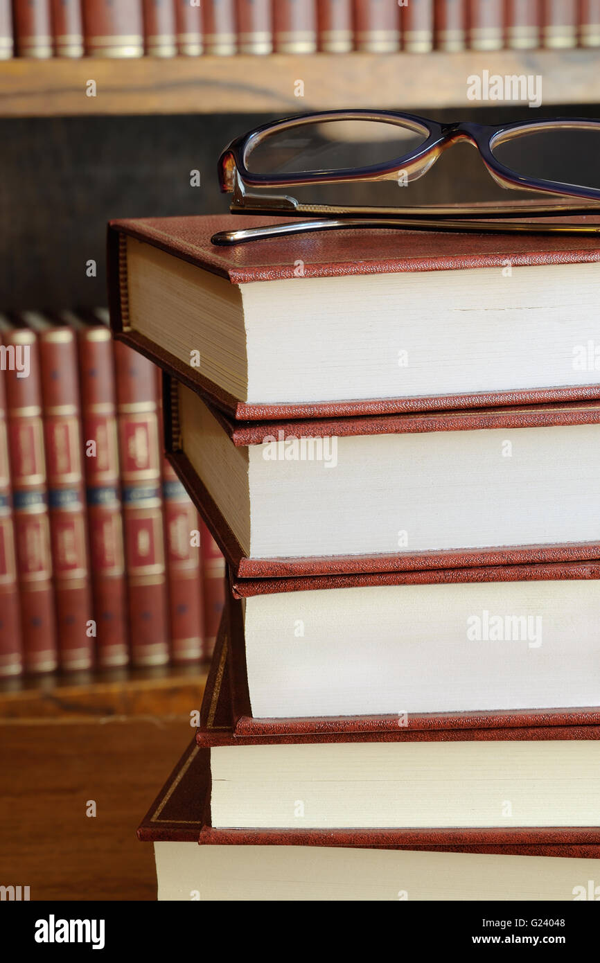 Bottom books hi-res stock photography and images - Alamy