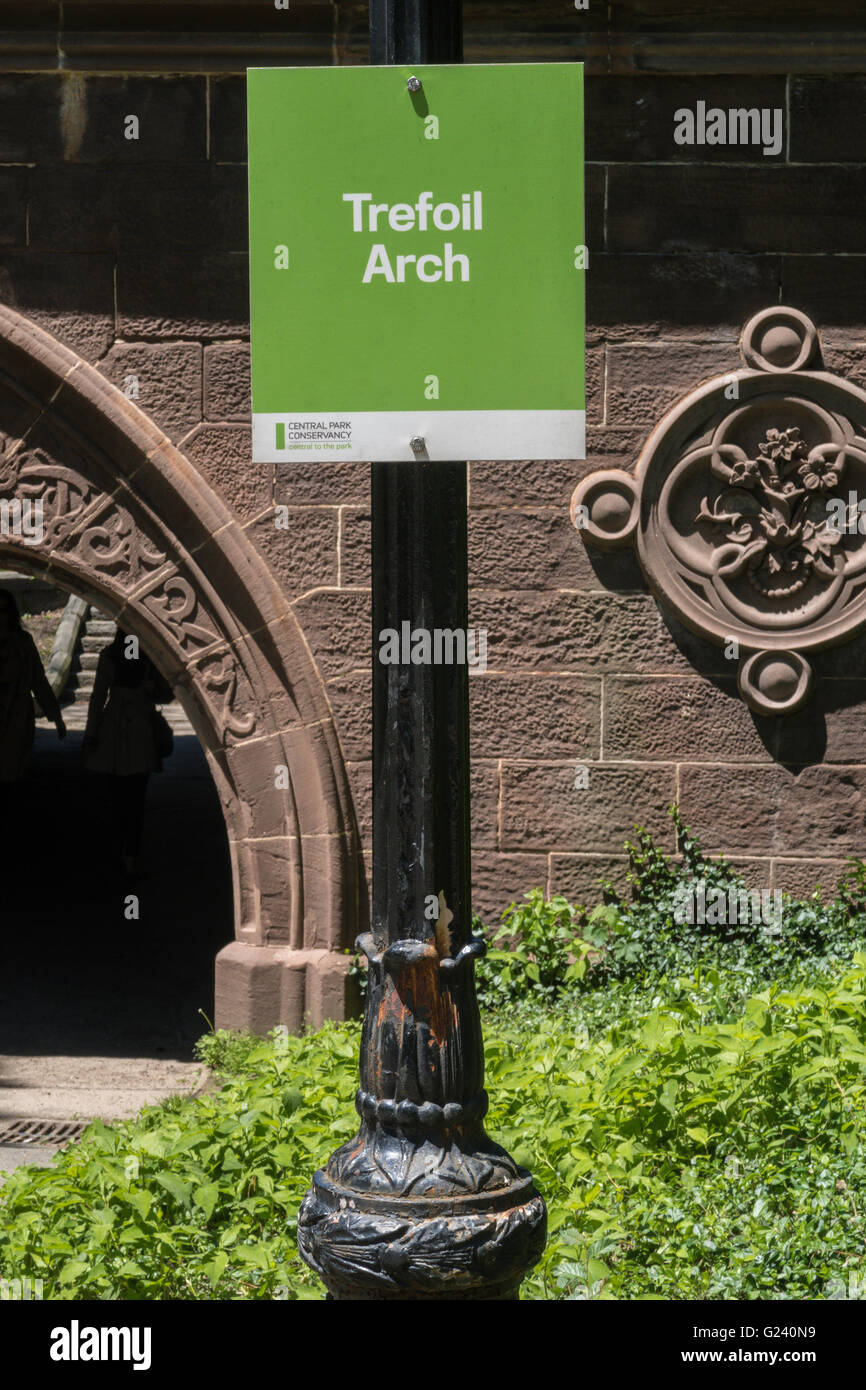 Trefoil Arch in Central Park, NYC Stock Photo - Alamy
