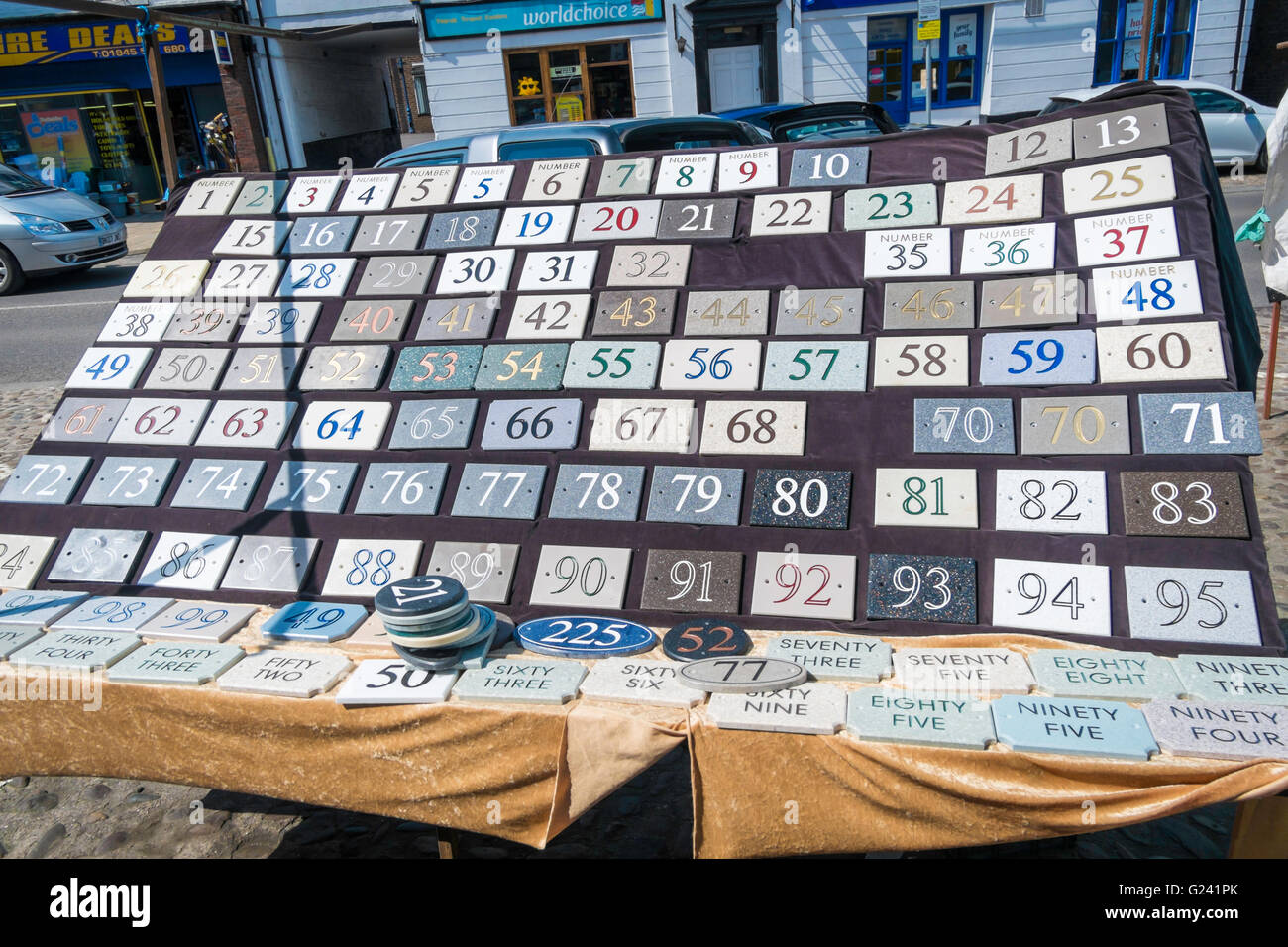 Street numbers hi-res stock photography and images - Alamy