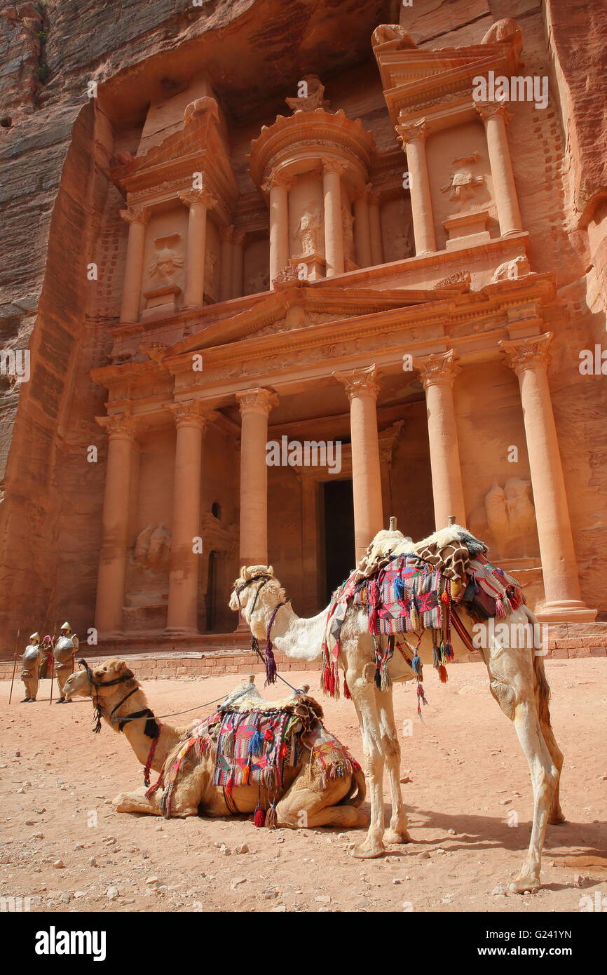 The Treasury (Al Khazneh) in Petra, Jordan Stock Photo - Alamy