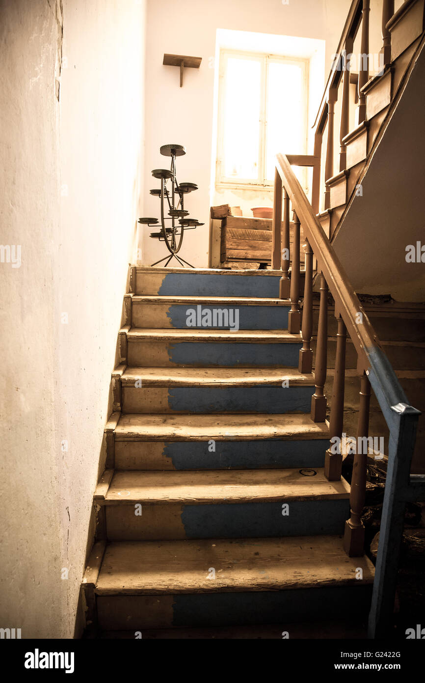 Vintage steps hi-res stock photography and images - Alamy