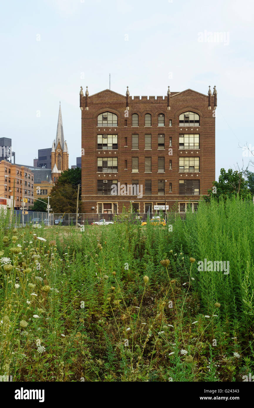 Old industrial building converted to a Yeshiva in south Williamsburg ...