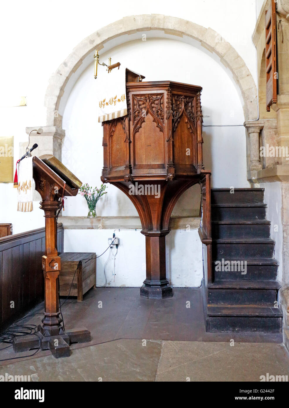 Wine glass pulpit hi-res stock photography and images - Alamy