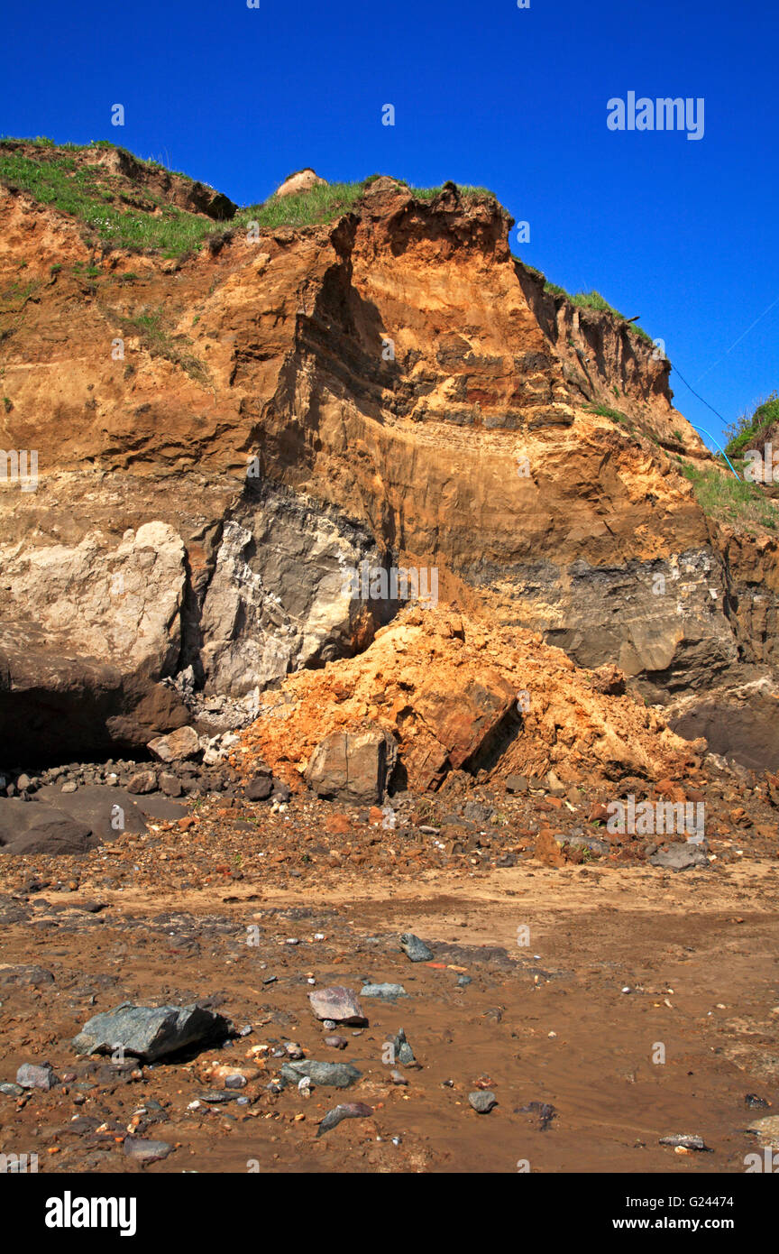 Collapsing wave hi-res stock photography and images - Alamy