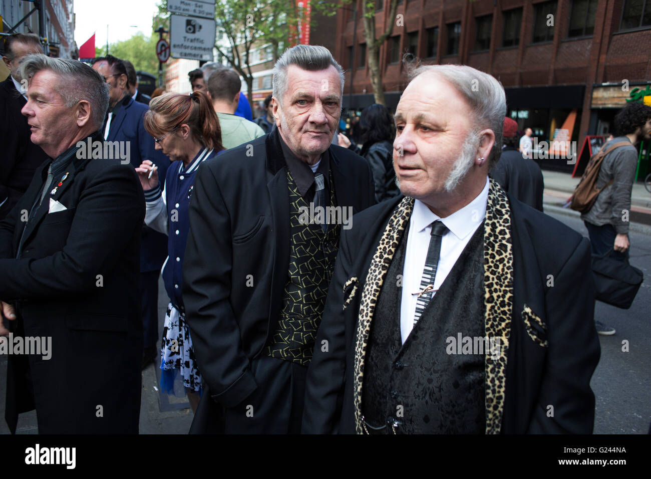 Teddy boys 1950s hi-res stock photography and images - Alamy