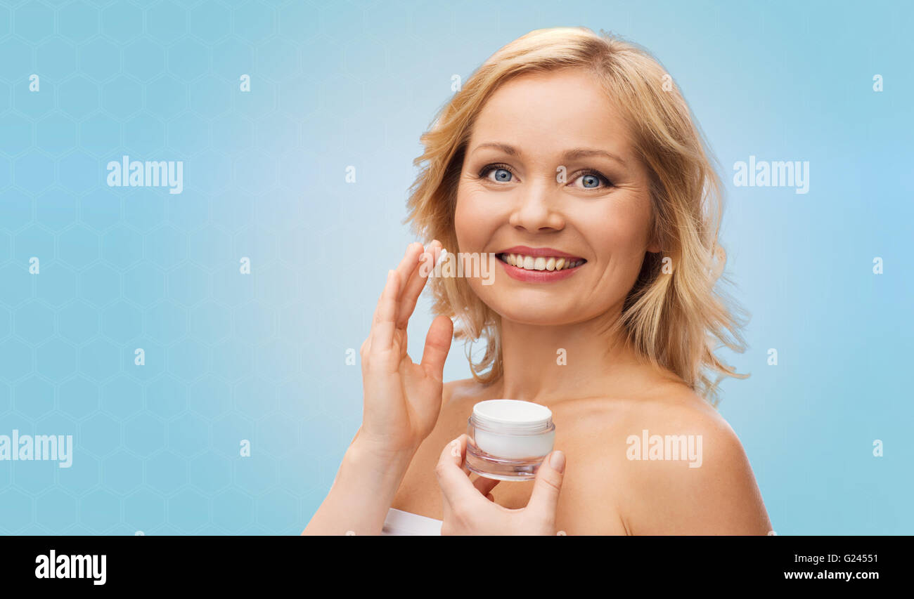 Face cream advertisement hi-res stock photography and images - Alamy