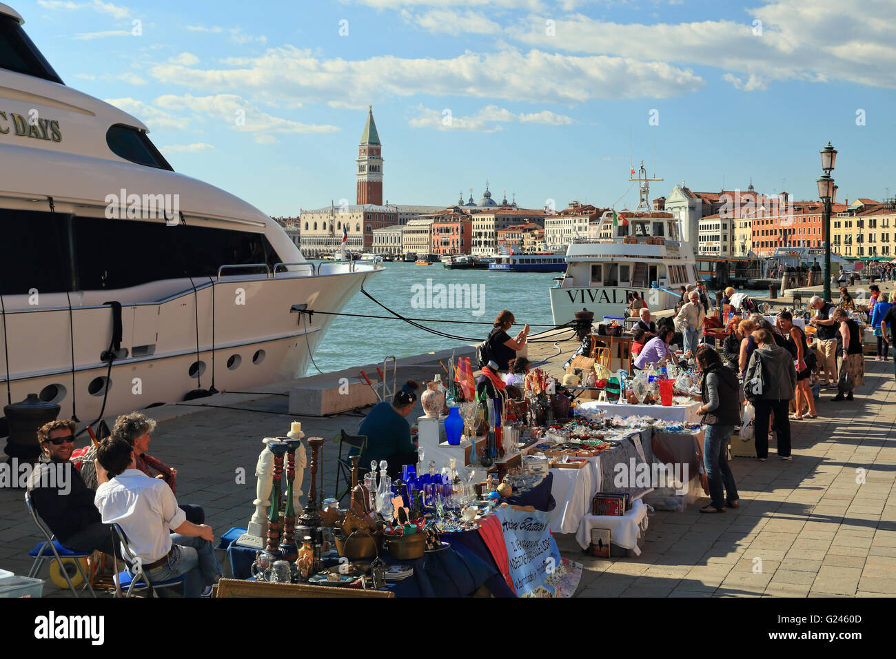 Flea market in Venice, Riva S. Biasio Stock Photo - Alamy