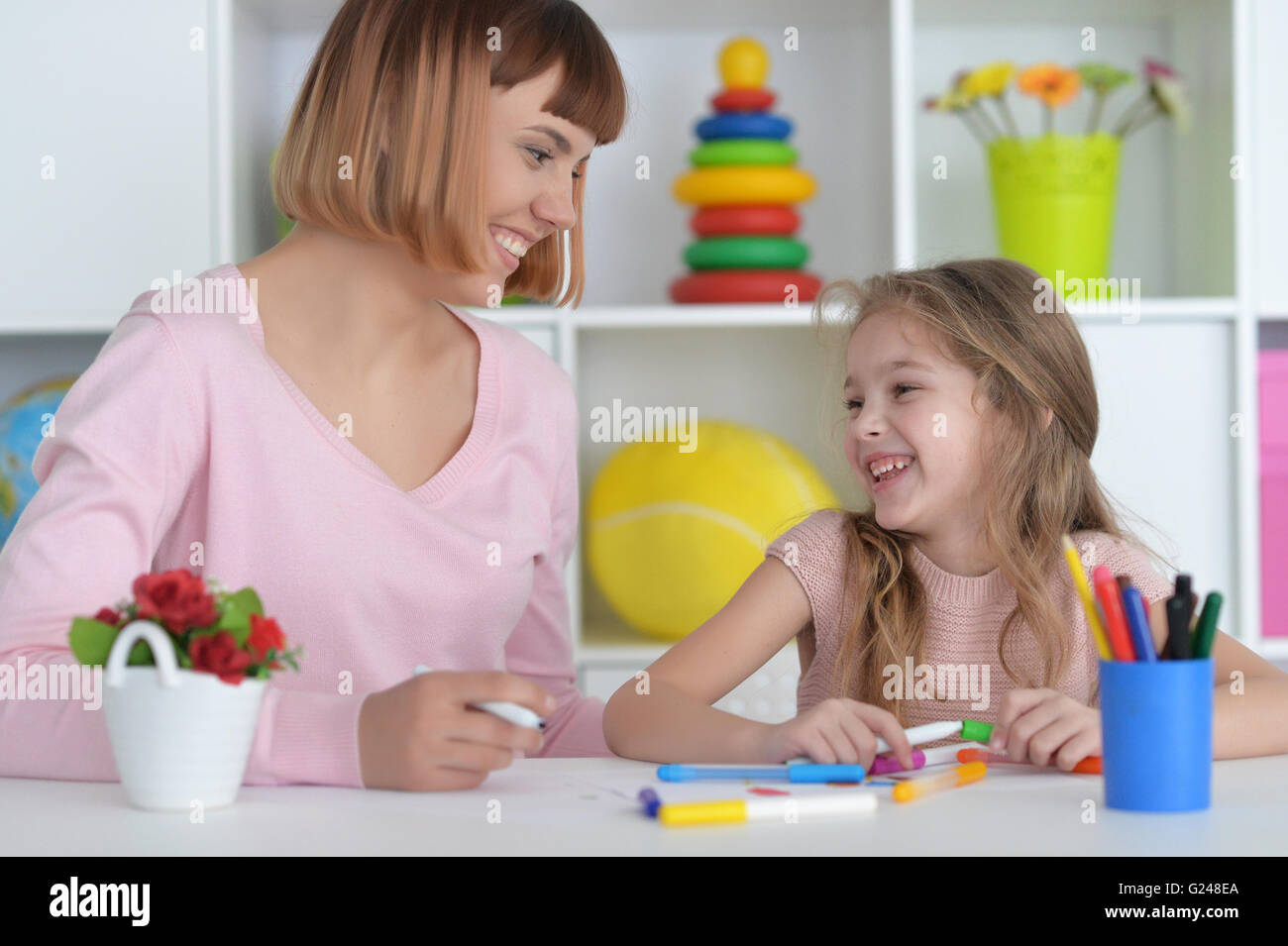 Elementary together art class hi-res stock photography and images - Alamy