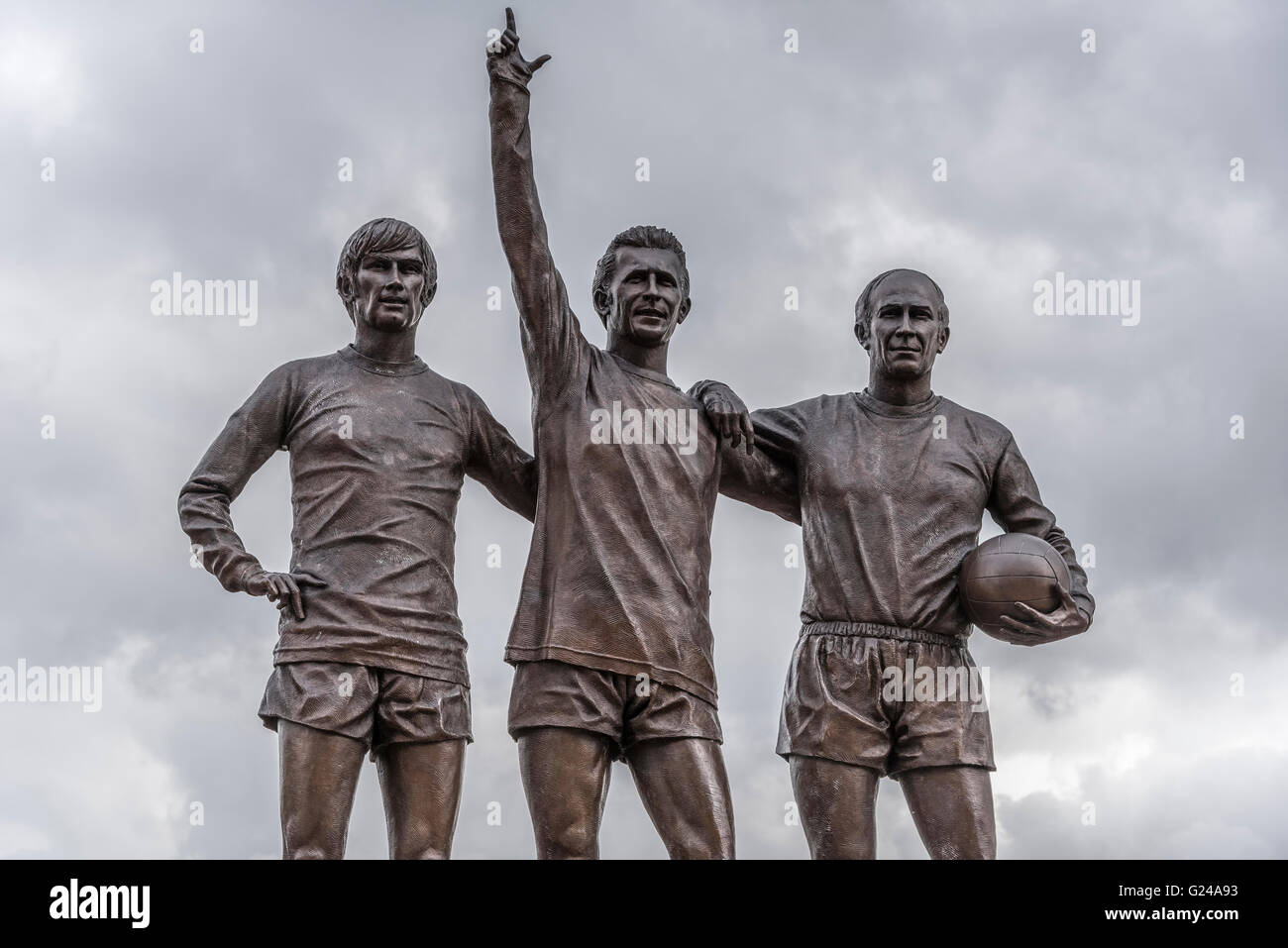 Old trafford statue hi-res stock photography and images - Alamy