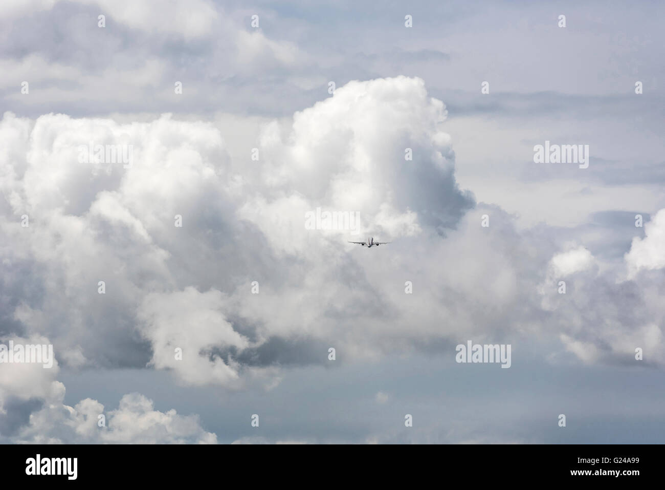 Jet rakes off into wild blue yonder skies Stock Photo - Alamy