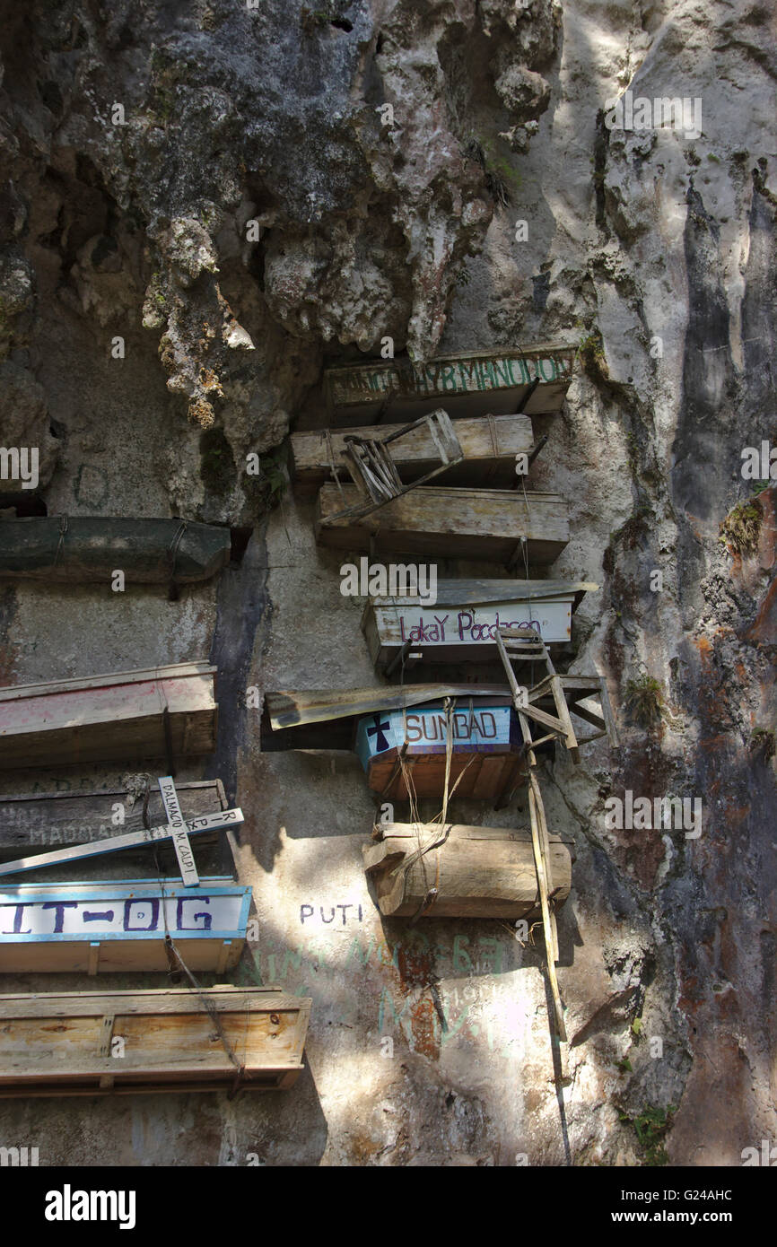 Sagada, hanging coffins in the Echo Valley, Philippines Stock Photo - Alamy
