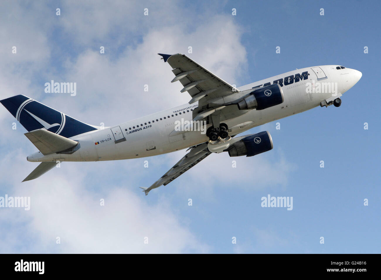 Tarom romanian air transport hi-res stock photography and images - Alamy