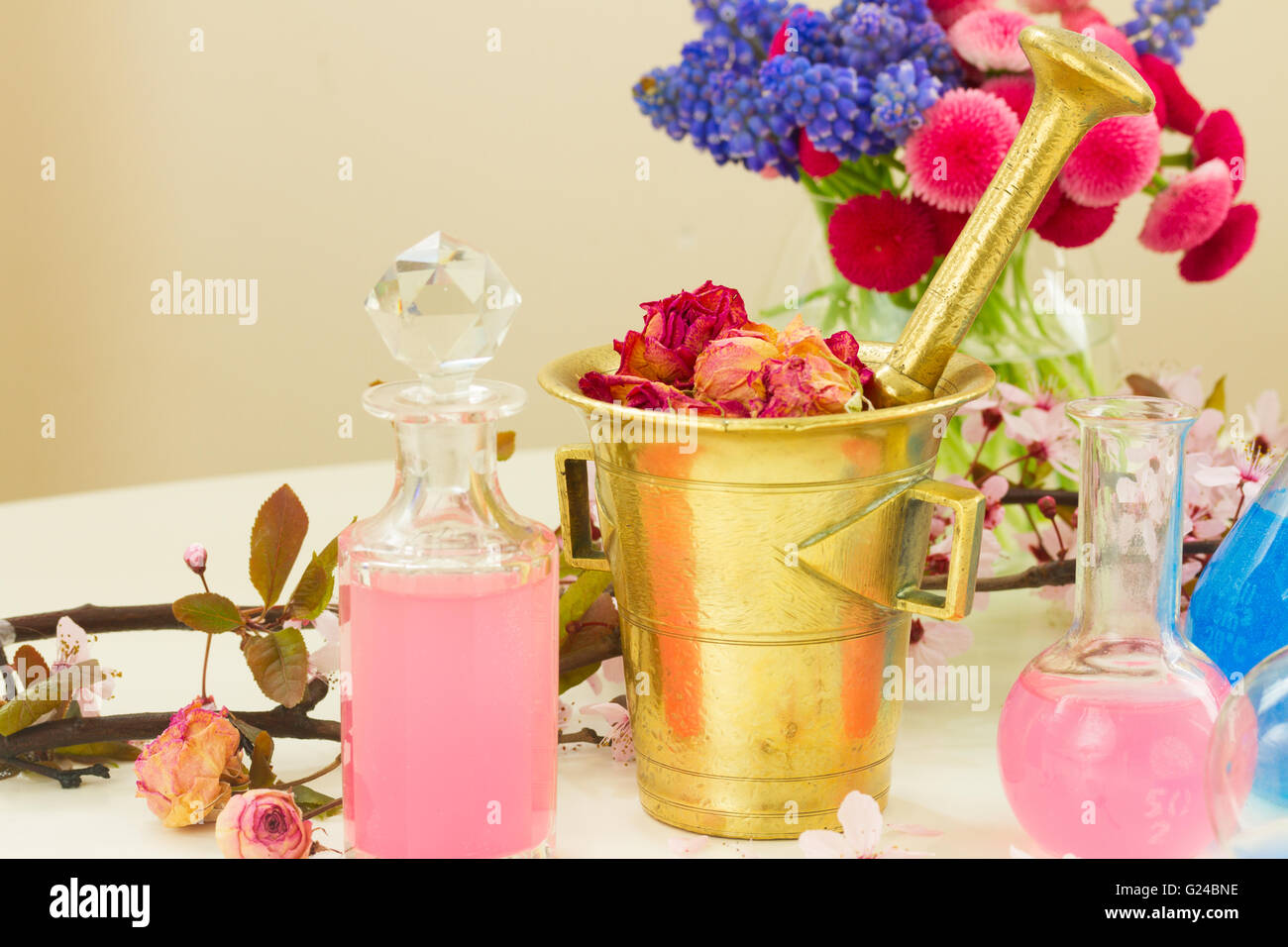 aromatherapy - dry flowers and potions Stock Photo - Alamy