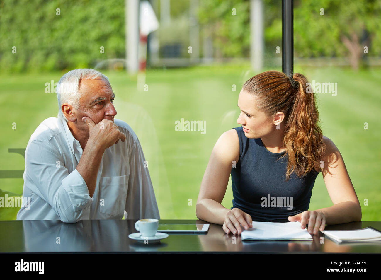 Lawyer thinking hi-res stock photography and images - Alamy