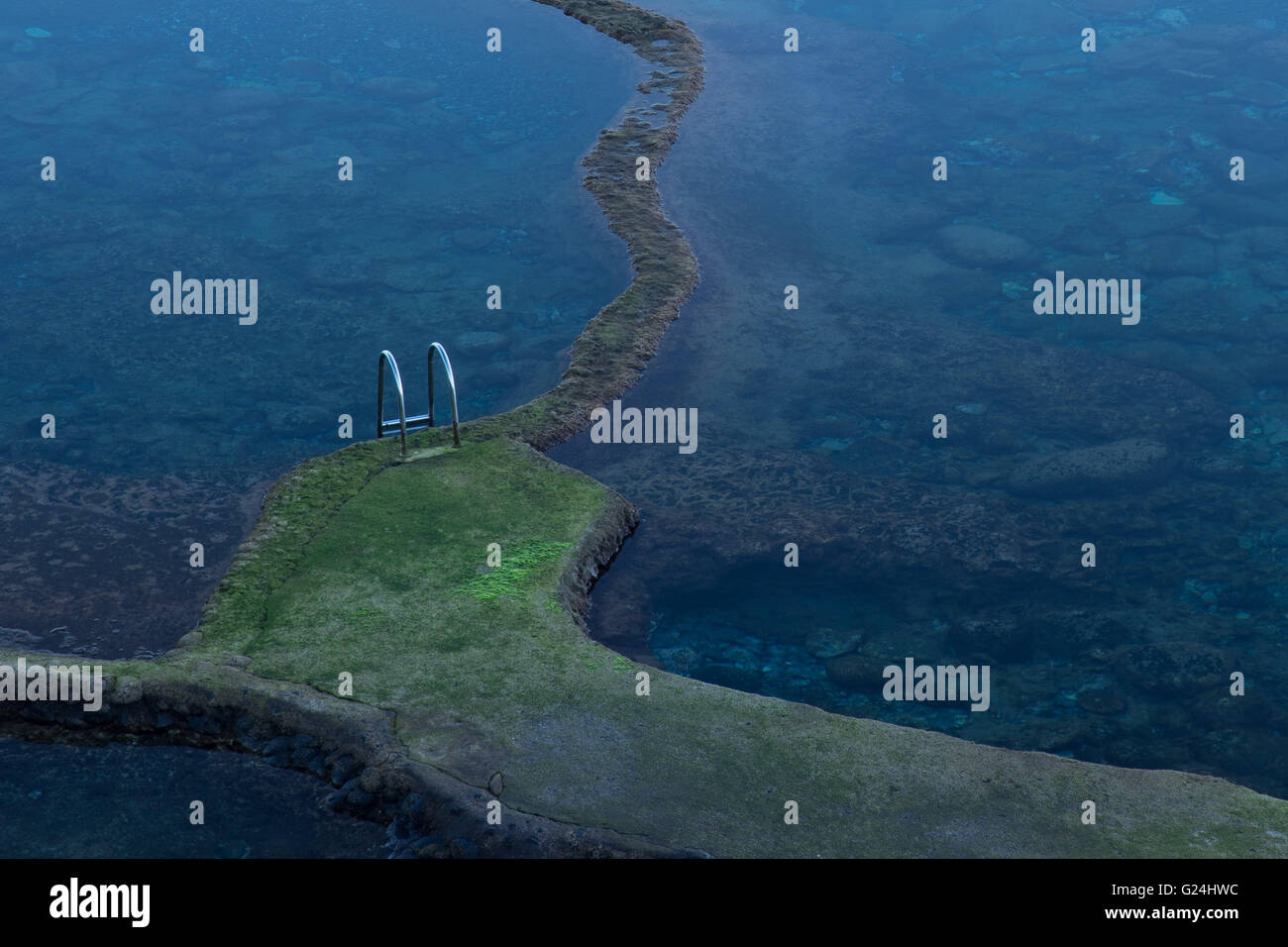 Calm water in pool hi-res stock photography and images - Alamy