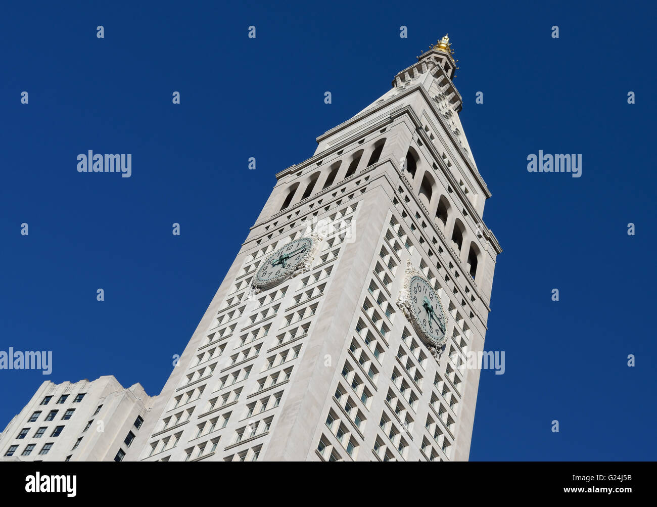 A dynamic view of the Met Life Building Stock Photo - Alamy