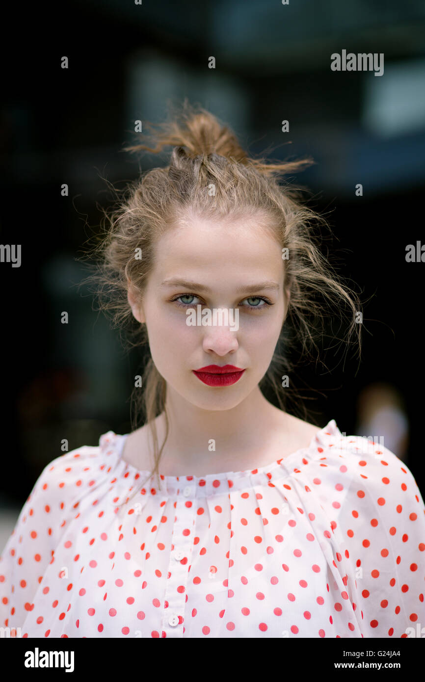 Dot to dot face hi-res stock photography and images - Alamy