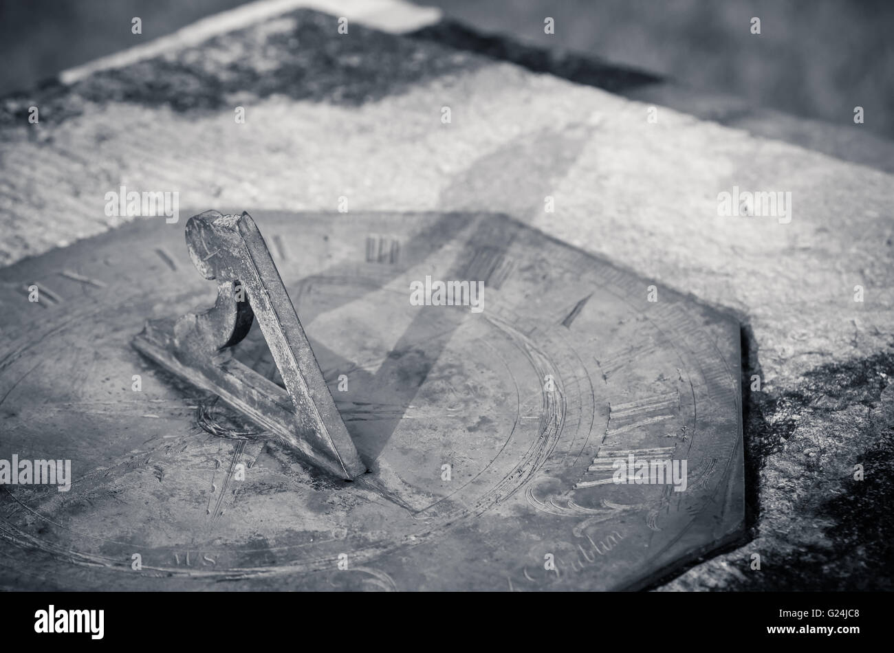 Sundial time shadow Stock Photo - Alamy