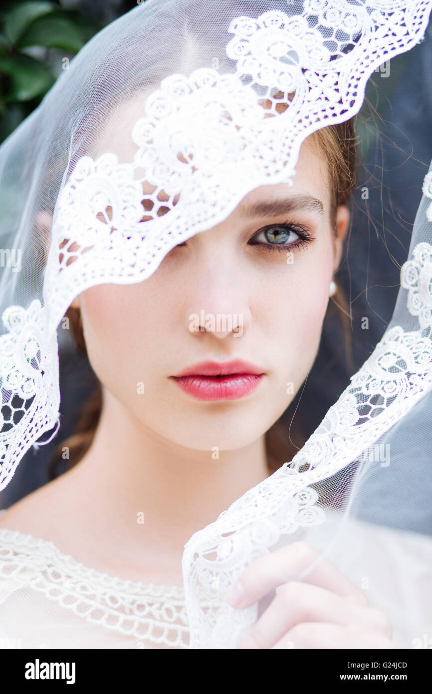 Veil woman lace hi-res stock photography and images - Alamy