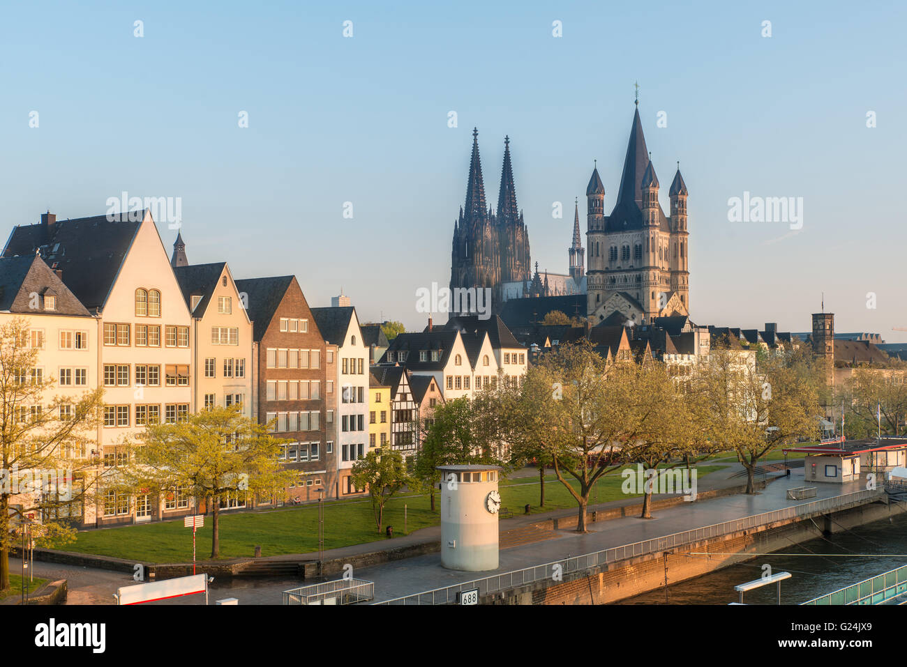 Skyline cologne germany river rhine hi-res stock photography and images ...