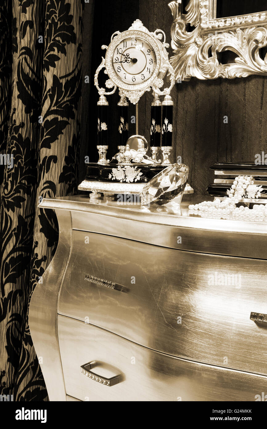 Chest clock hi-res stock photography and images - Alamy