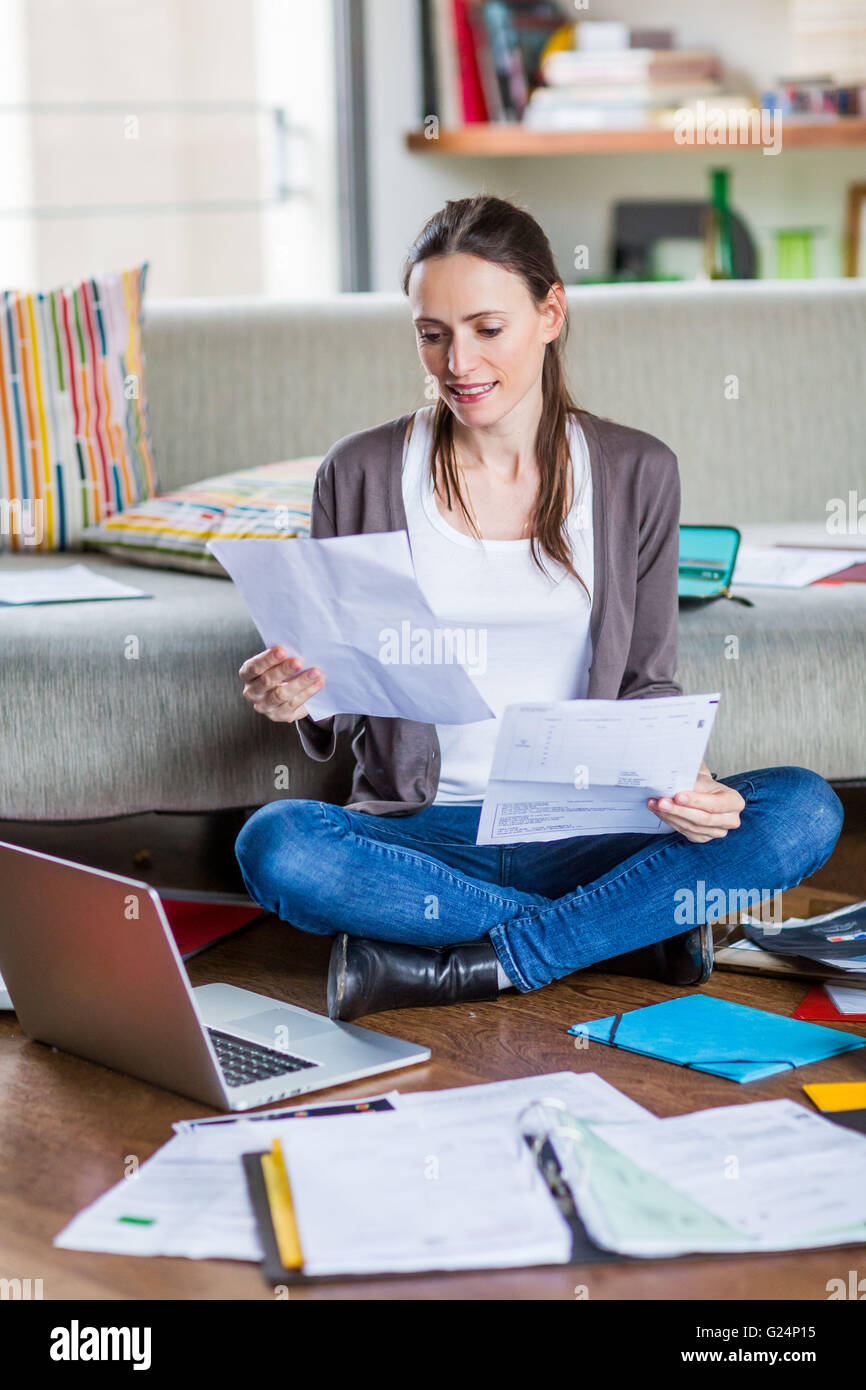 Payslip woman hi-res stock photography and images - Alamy