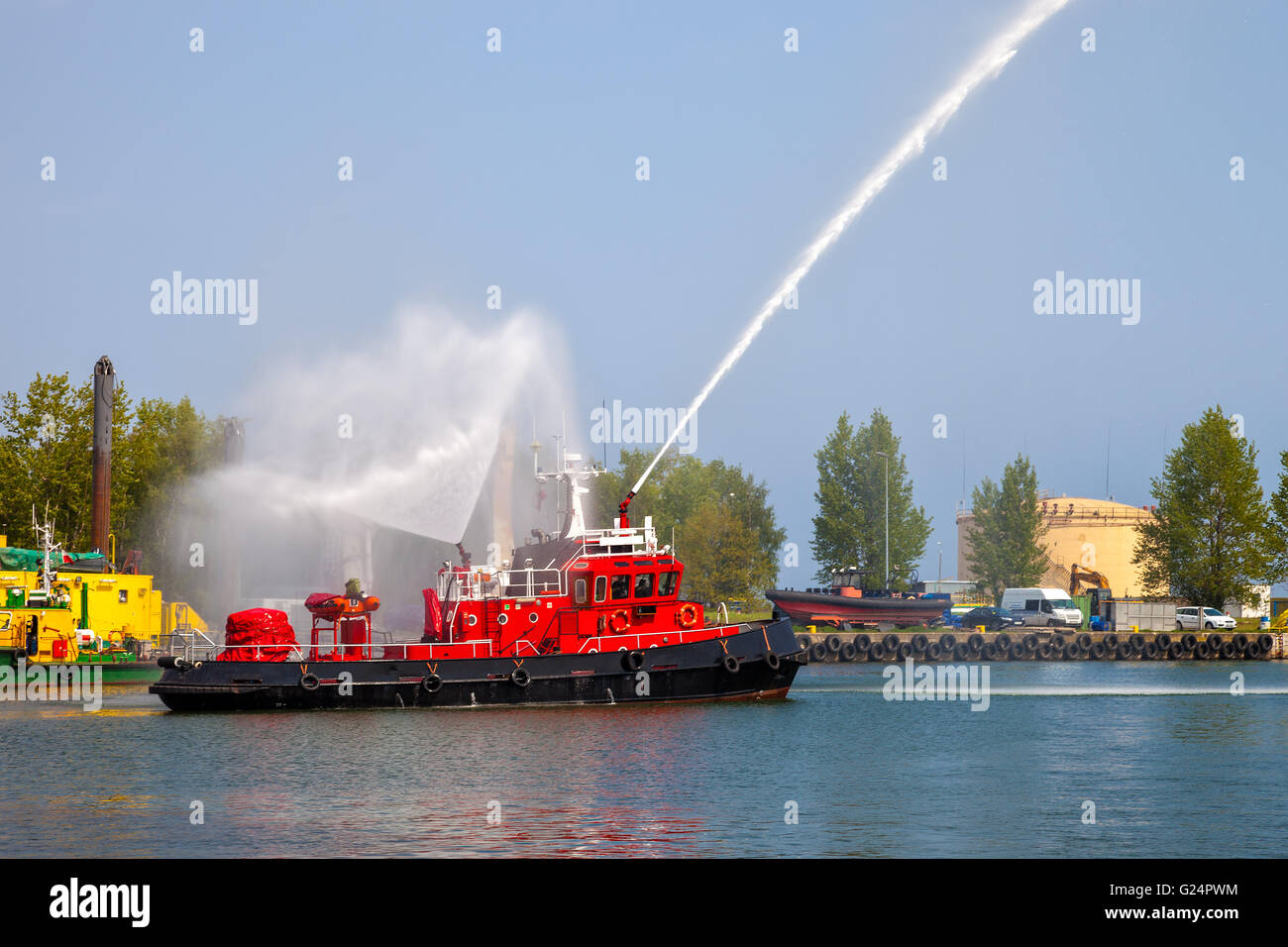 Fire fighting boat hi-res stock photography and images - Alamy