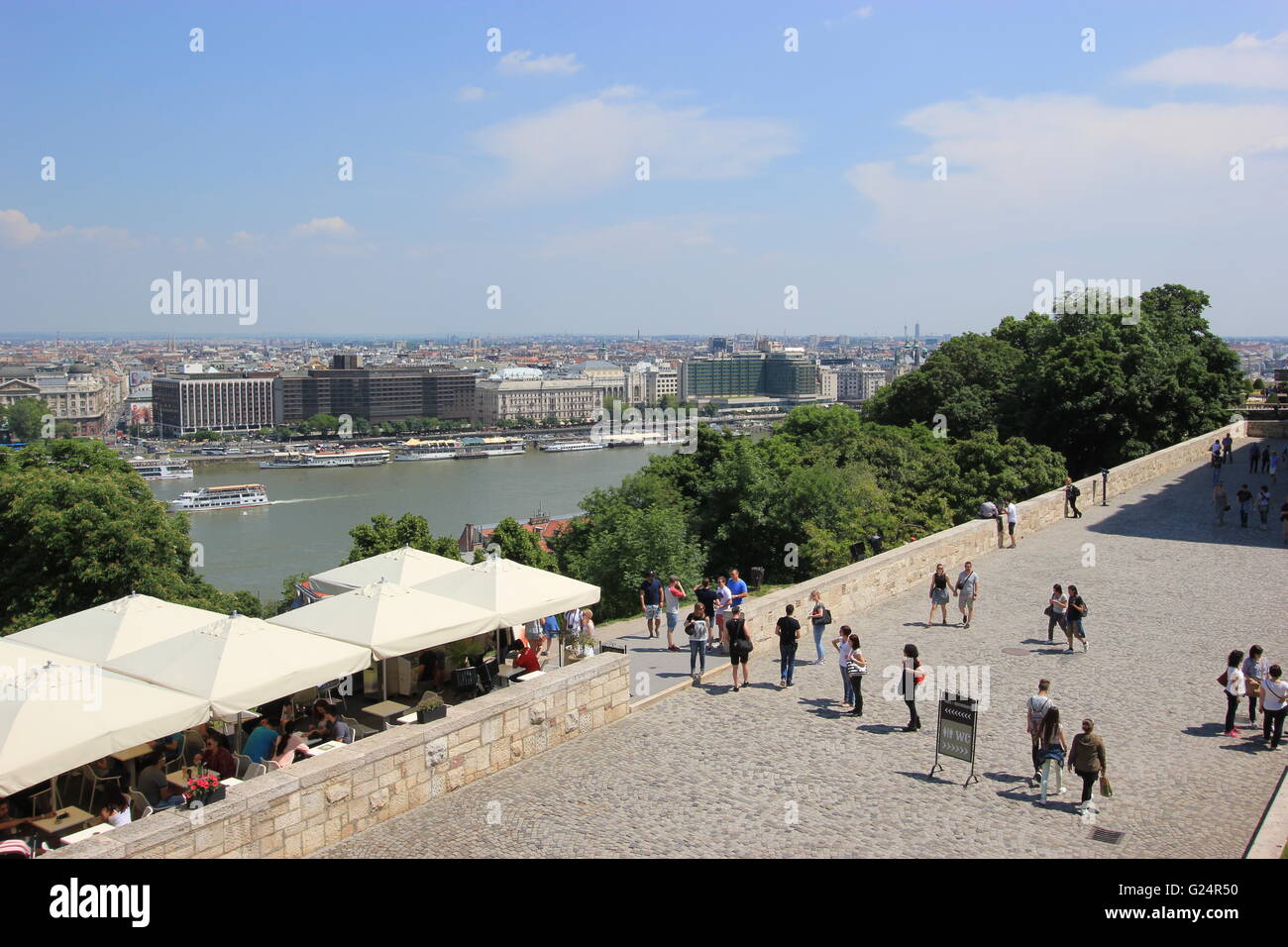 A view of the chain bridge hi-res stock photography and images - Alamy