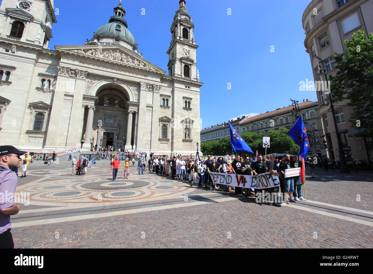 A far right movement, protesting against Muslims and Europe, Budapest ...