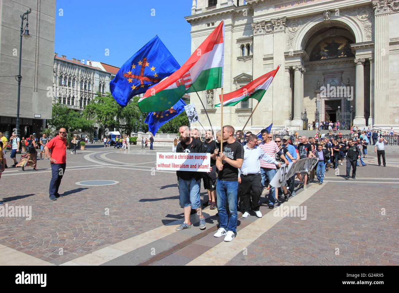 A far right movement, protesting against Muslims and Europe, Budapest ...