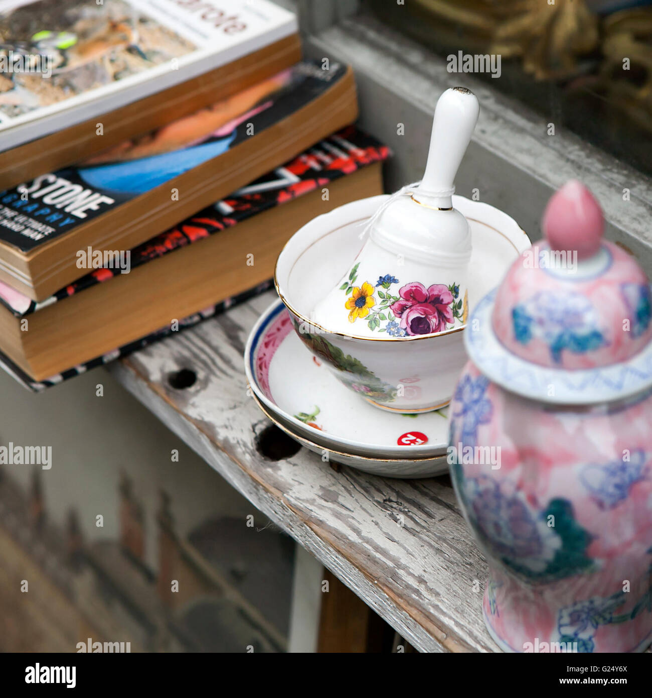 Spitalfields market london flower hi-res stock photography and images ...