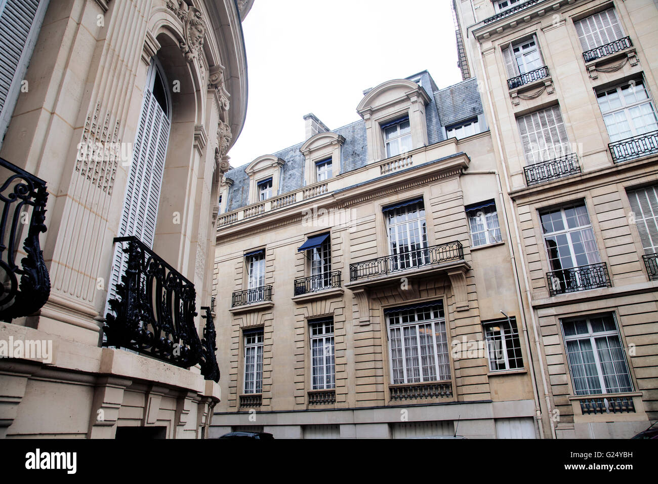 houses on french streets of Paris. citylife concept Stock Photo - Alamy