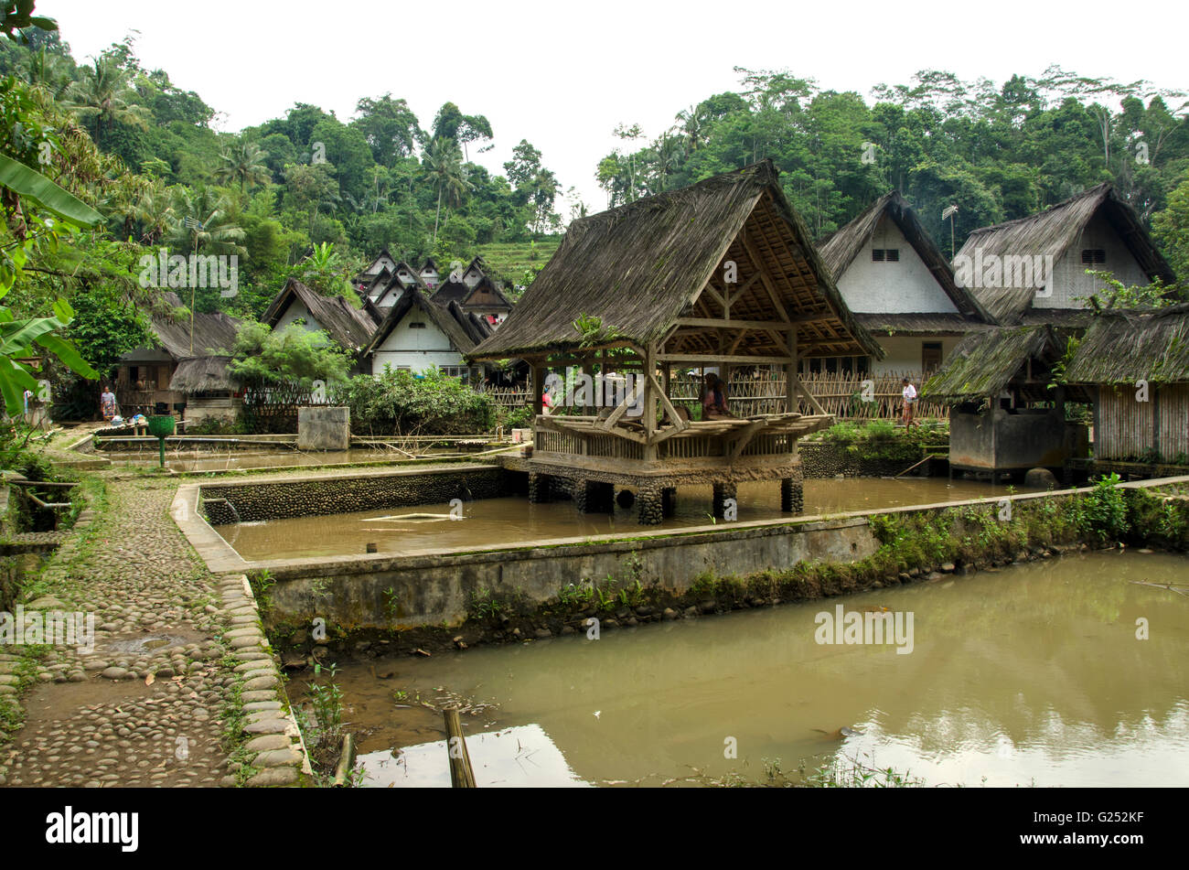 Sundanese women hi-res stock photography and images - Alamy