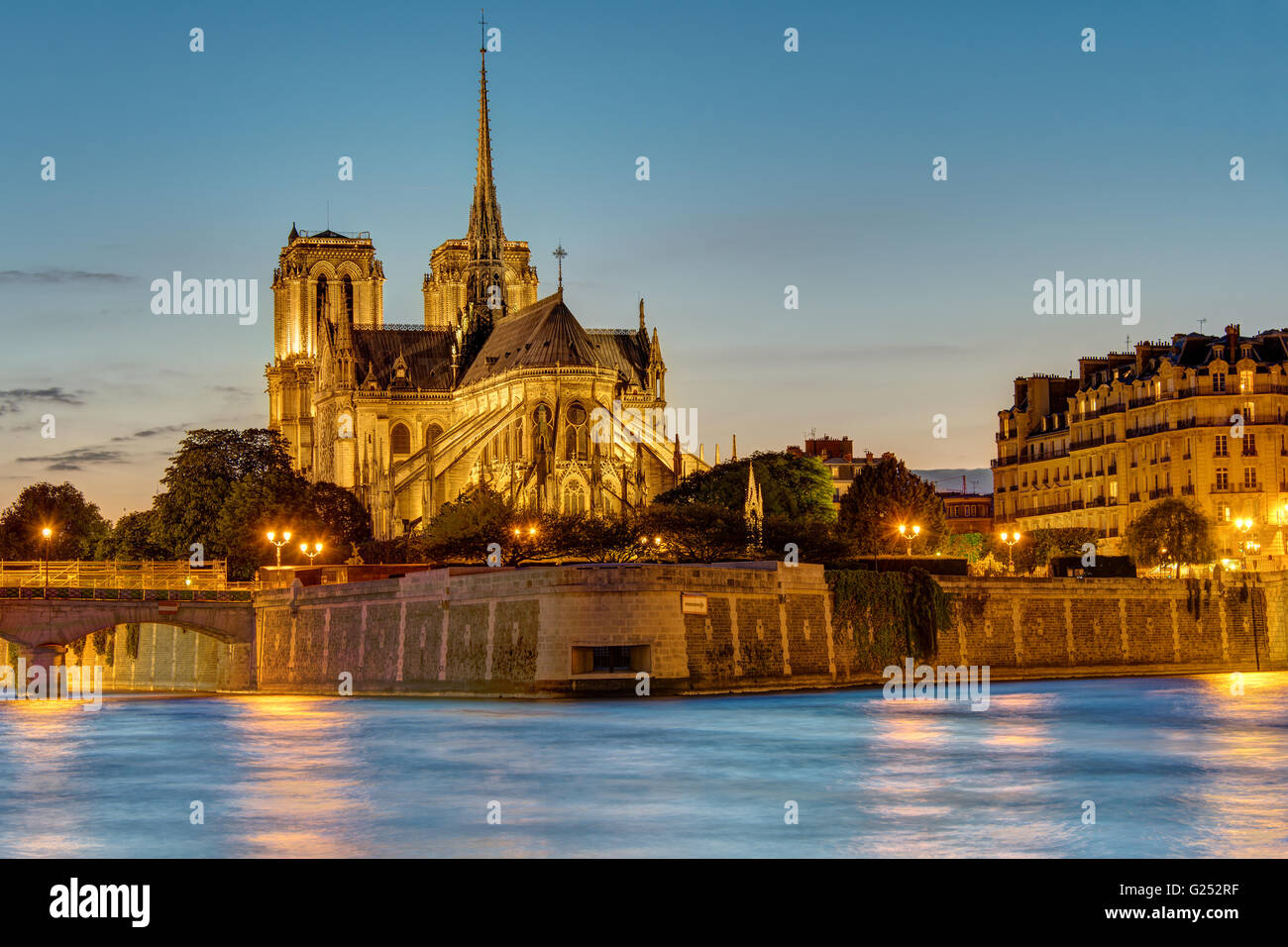 The famous Notre Dame cathedral in Paris at dawn Stock Photo - Alamy