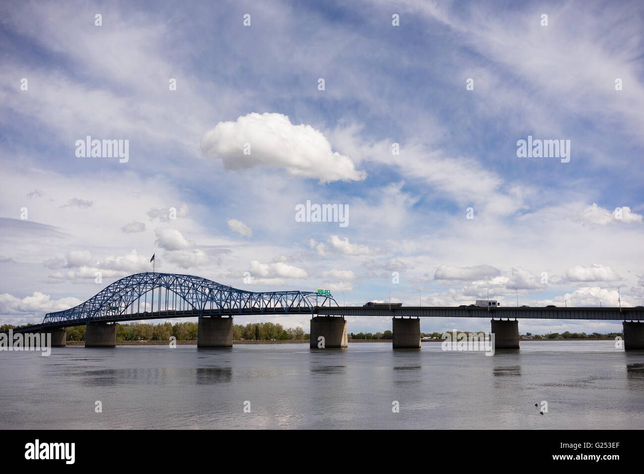 Clouds pioneer memorial bridge columbia hi-res stock photography and ...