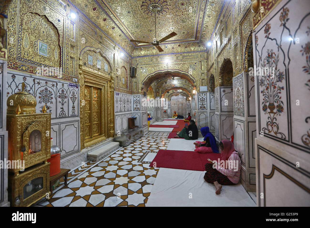Interior, Takhat Sachkhand Shri Hazur Abchalnagar Sahib Gurudwara in ...