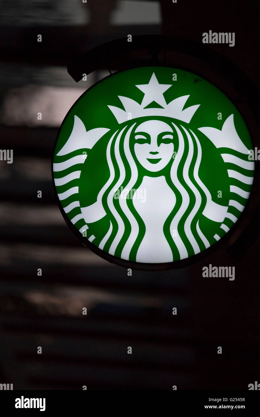 Starbucks coffee shop sign logo Stock Photo - Alamy