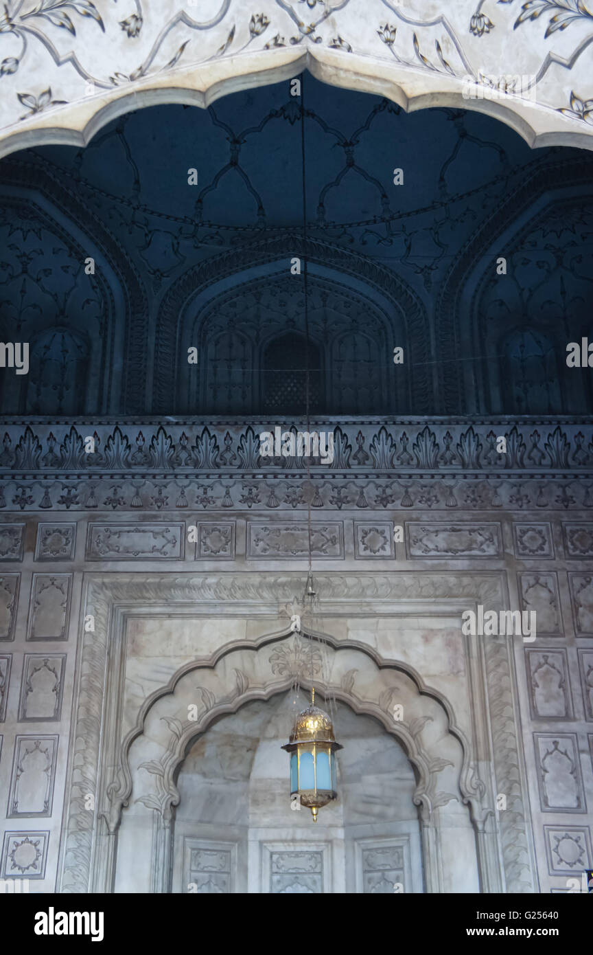 Golden mosque lahore hi-res stock photography and images - Alamy