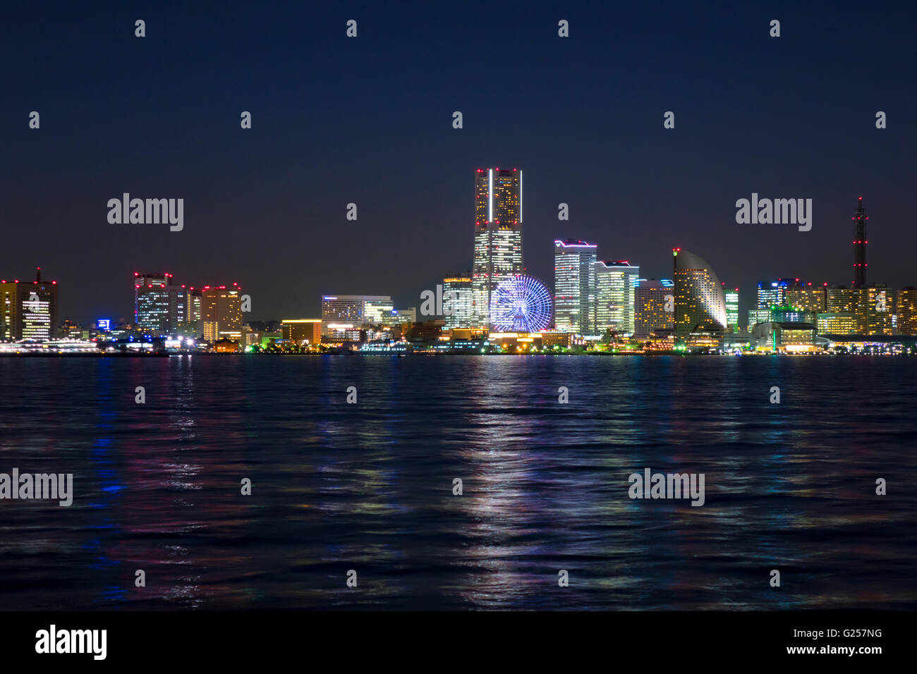 Minatomirai skyline night yokohama hi-res stock photography and images ...