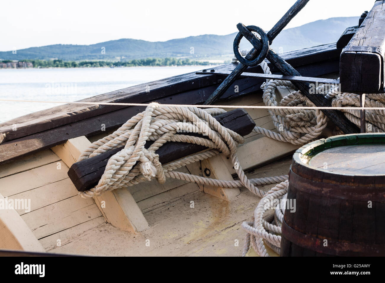 Horizontal ropes hi-res stock photography and images - Alamy
