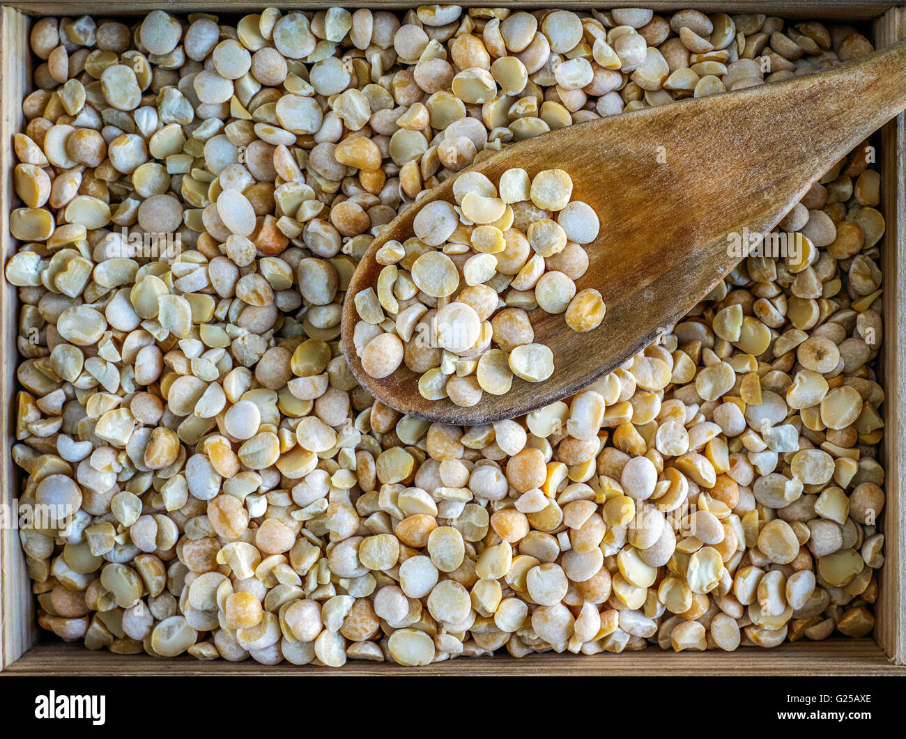 Large group of peas hi-res stock photography and images - Alamy