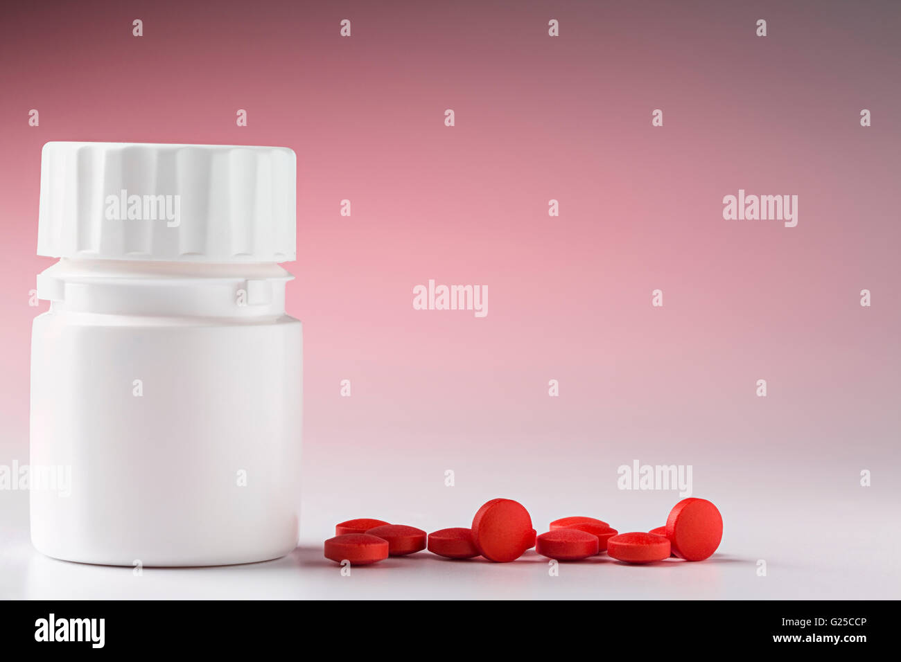 Red pill bottle hi-res stock photography and images - Alamy