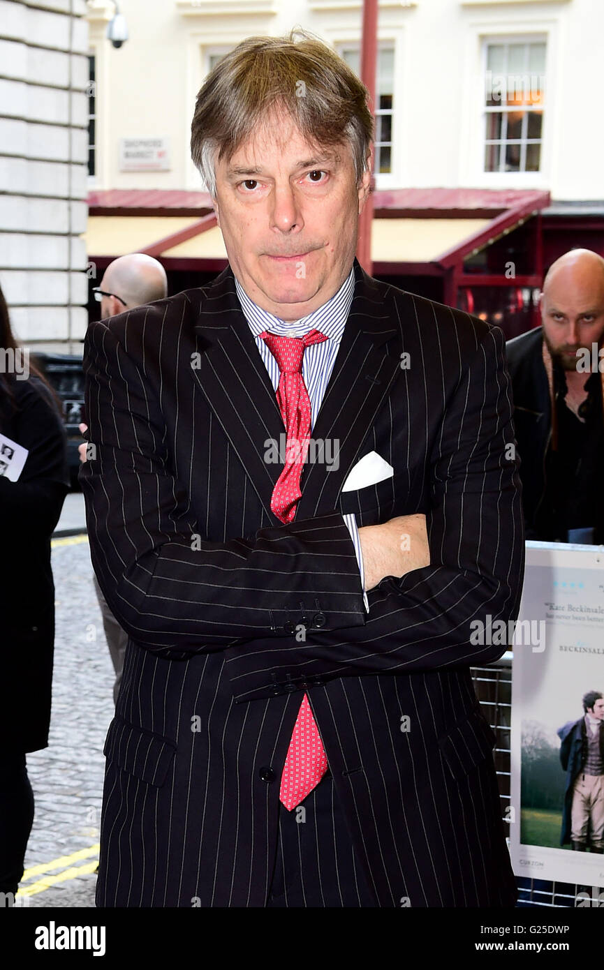 Love and friendship arrivals hi-res stock photography and images - Alamy