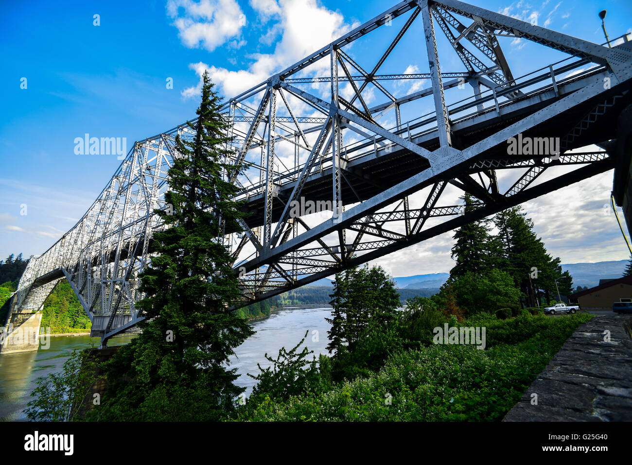 Hood river bridge hi-res stock photography and images - Alamy