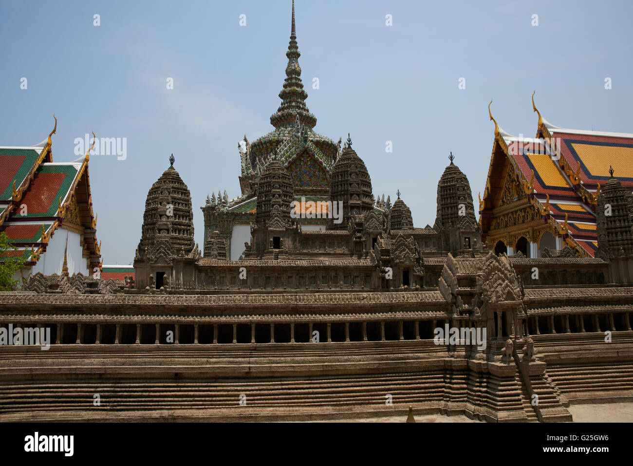 Angkor wat palace hi-res stock photography and images - Alamy