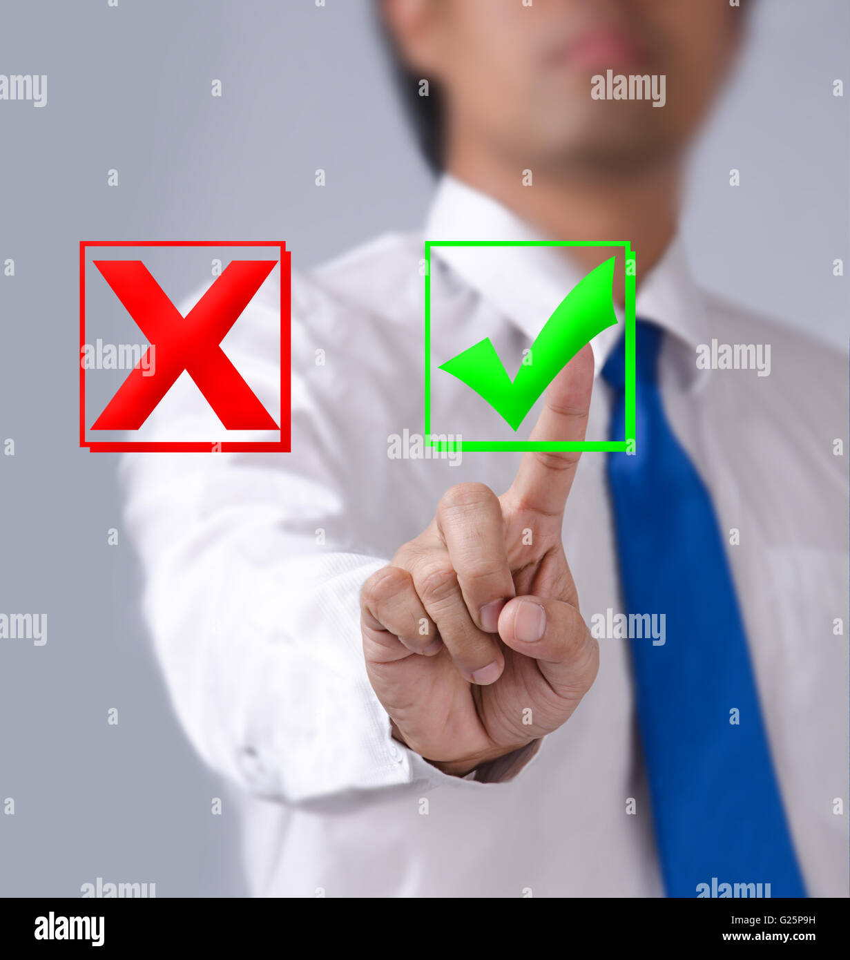 Green tick red cross hi-res stock photography and images - Alamy