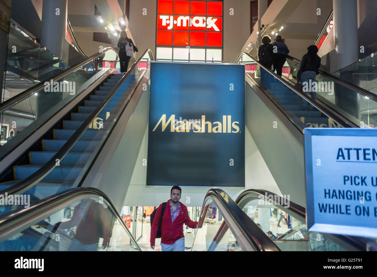 Tjx cos hi-res stock photography and images - Alamy