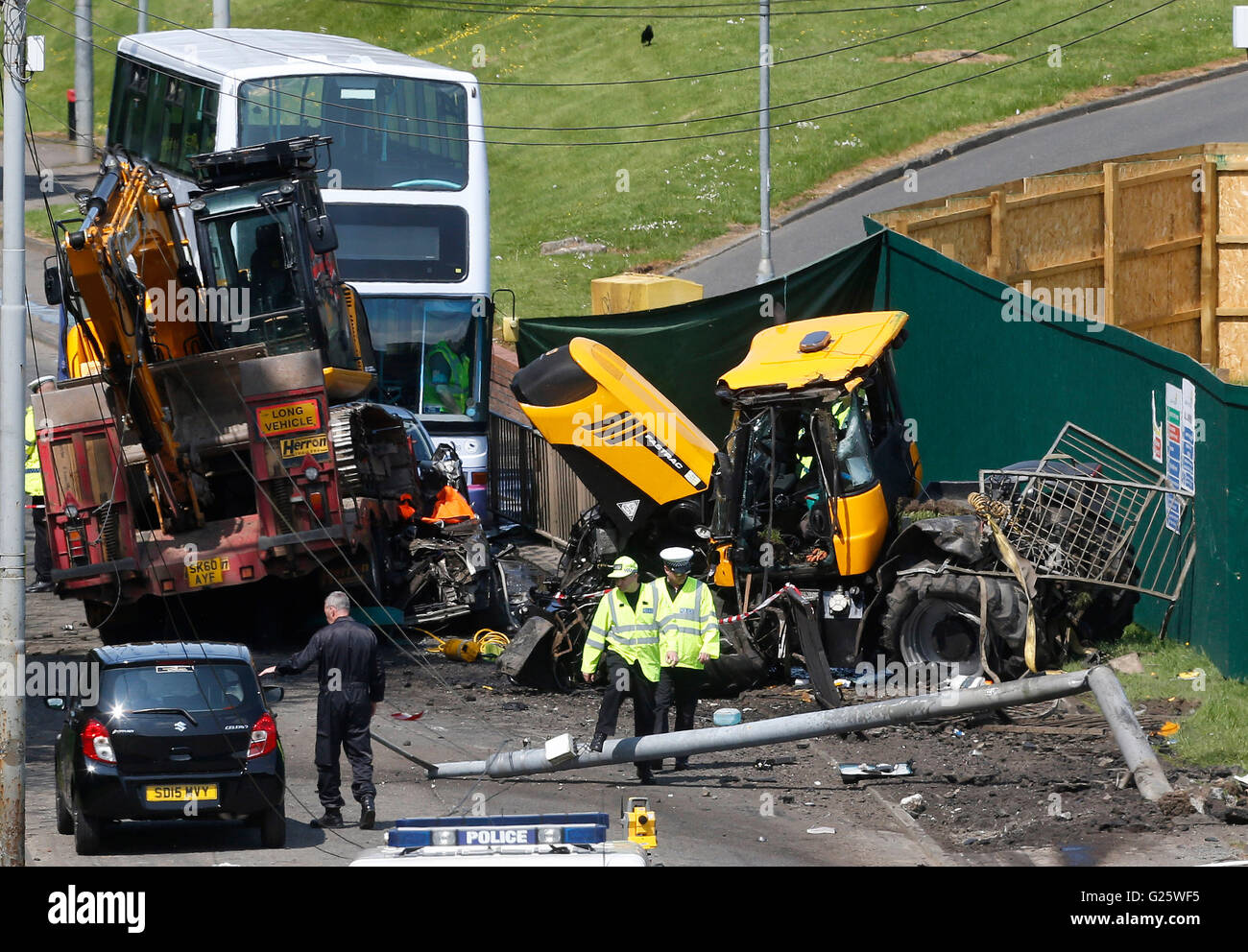 Digger accident hi-res stock photography and images - Alamy